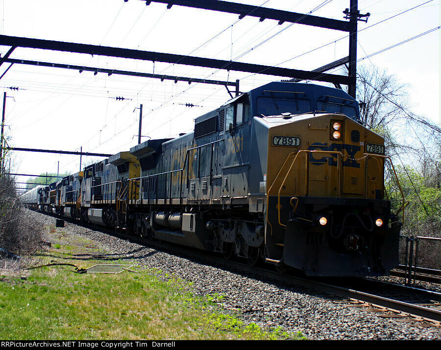 CSX 7891, 169, 153, 4431, 589, 574 on X-418.